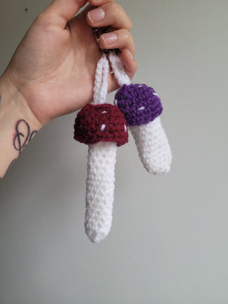 Mushroom Keychain Crochet Pattern | Chapstick, Lighter, Vape Pen + Dab ...